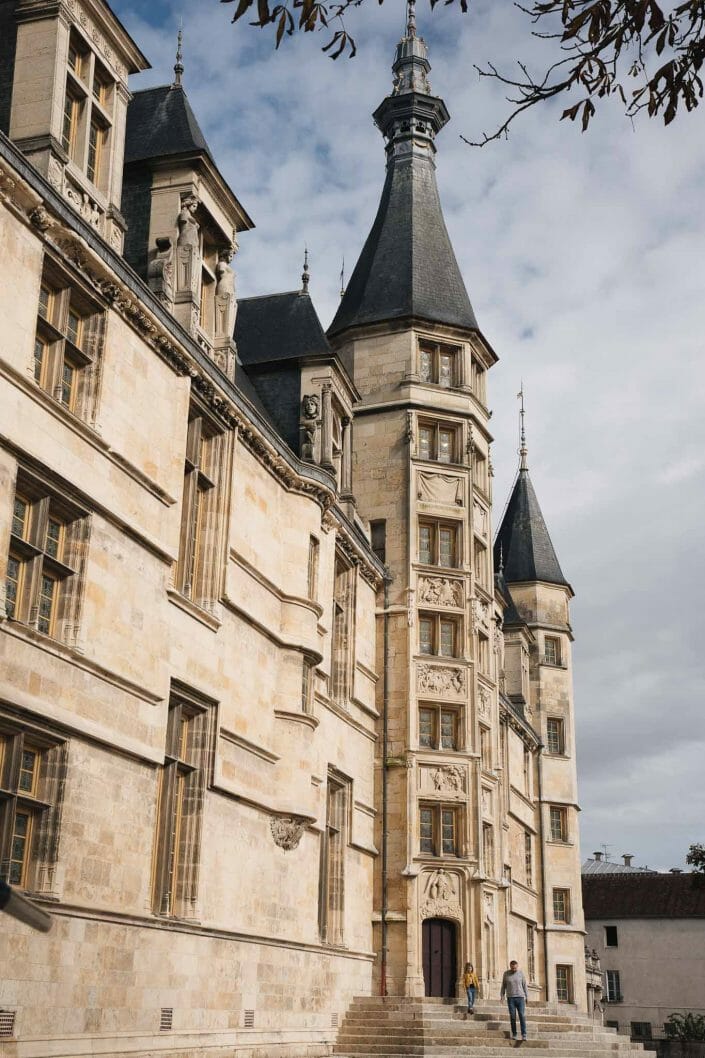 Visiter Nevers et ses environs | Que VOIR et Que FAIRE